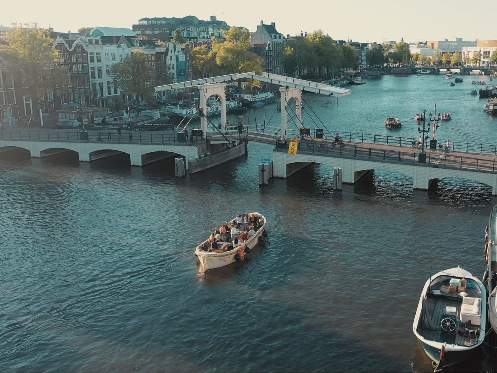 JGA Grachtenfahrt | Touren auf Deutsch | Amsterdamliebe